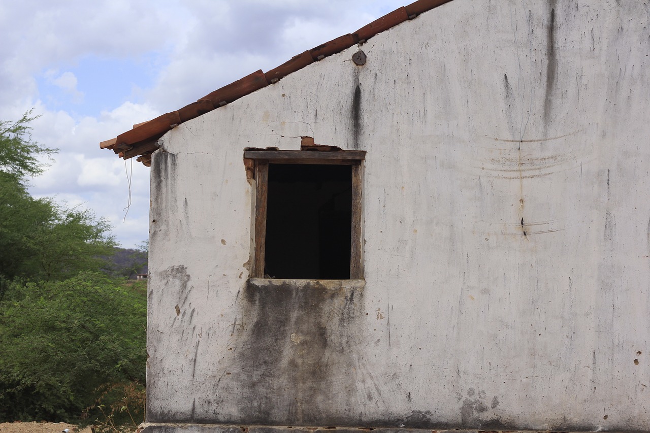 32 More Scary Houses Turned into Spectacular Homes - APHI - Affordable ...